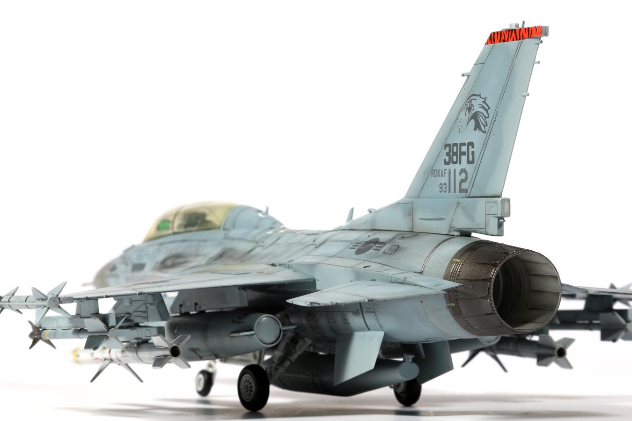 MMZ - 1/48 F-16D ROKAF ‘38FG’ Hasegawa / AIRES Wheel bay, Ejection seat / D.I.Y Part..