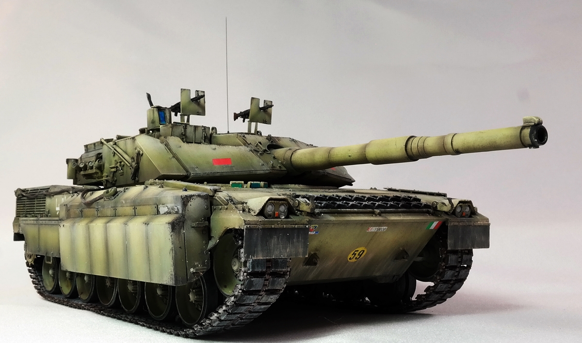 Italian C1 Ariete MBT with uparmored